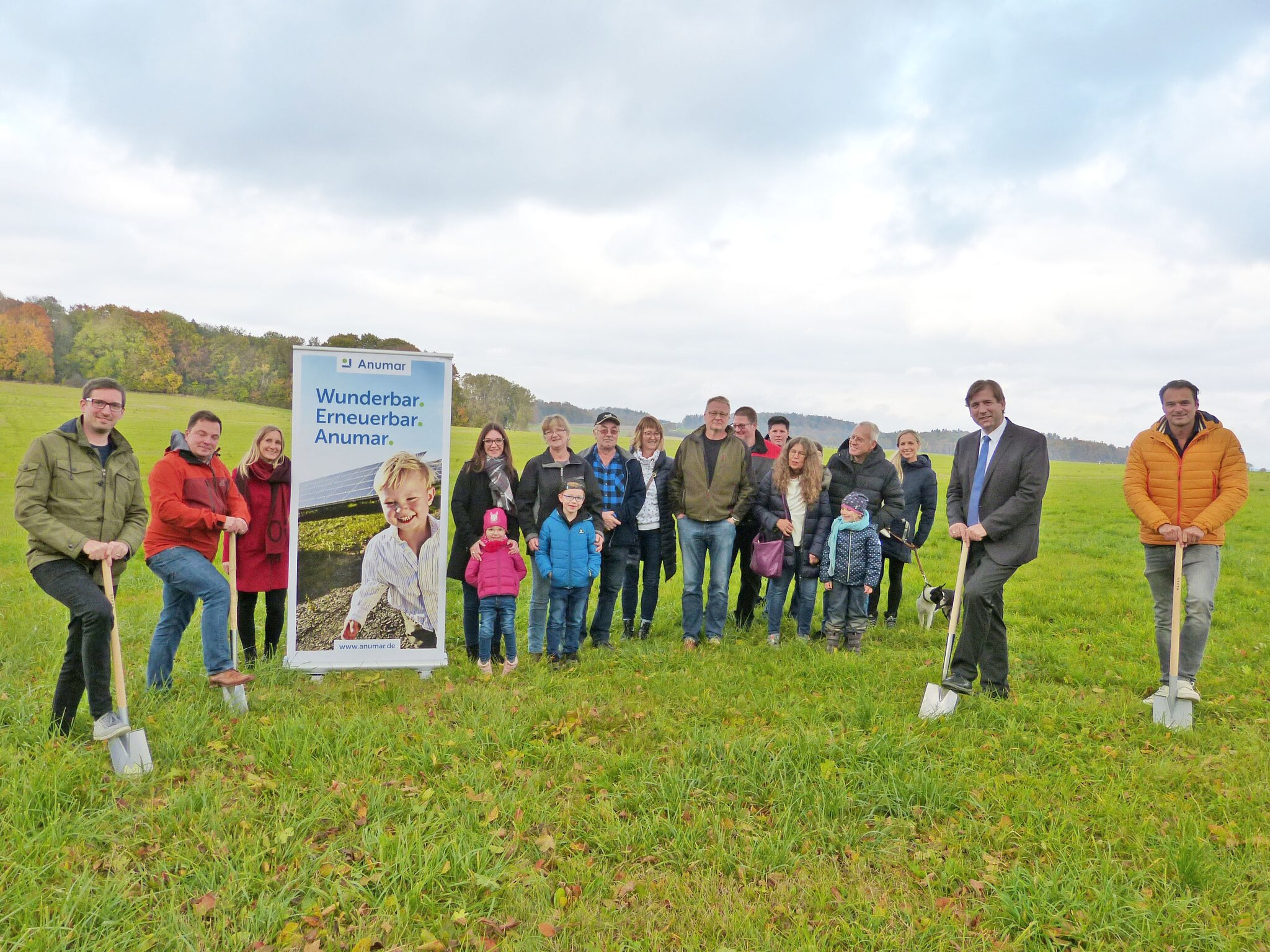 Erster Spatenstich: Solarstrom von der Kasberger Höhe