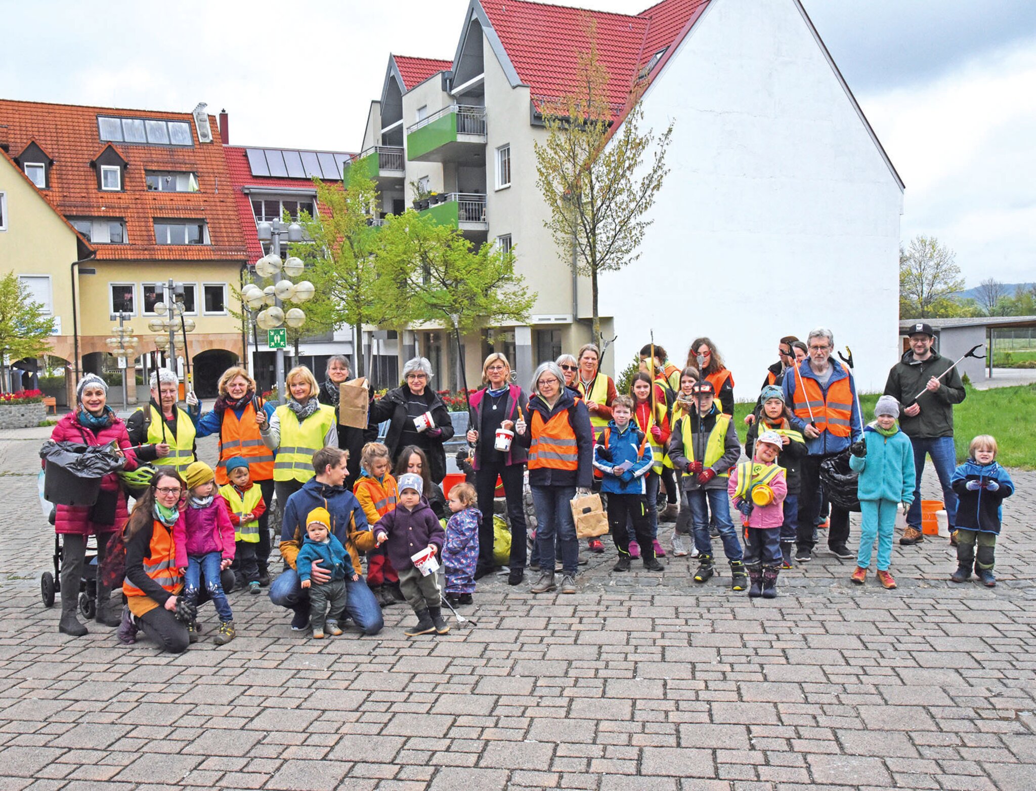 Für saubere Umwelt im eigenen Ort: "Ramadama" und Müllwanderung - Eckental