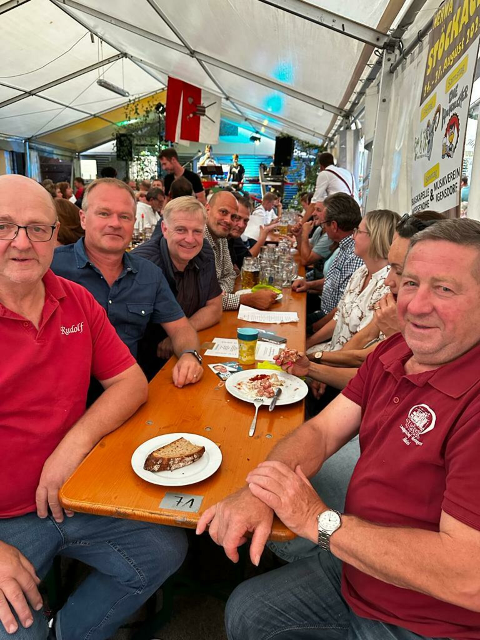 Kärwa in Kalchreuth: Kerwa in Kalchreuth: Freie Wähler beim Bieranstich ...