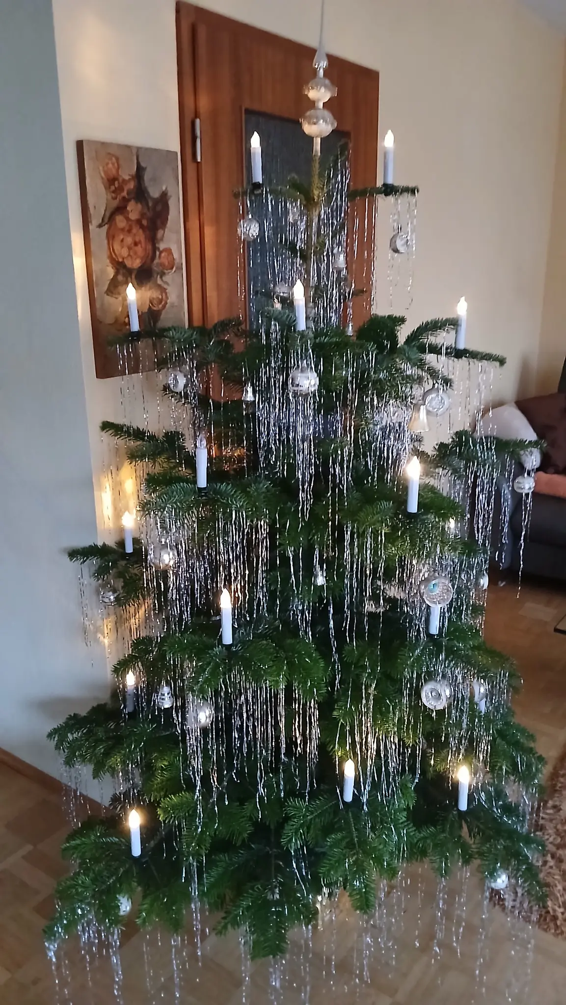 Familie Bonn in Forth hat sich die Mühe gemacht ganz viel Lametta auf ...